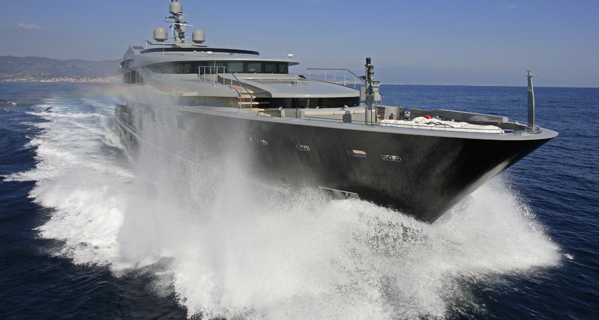 Yacht SEA FORCE ONE, Admiral | CHARTERWORLD Luxury Superyacht Charters